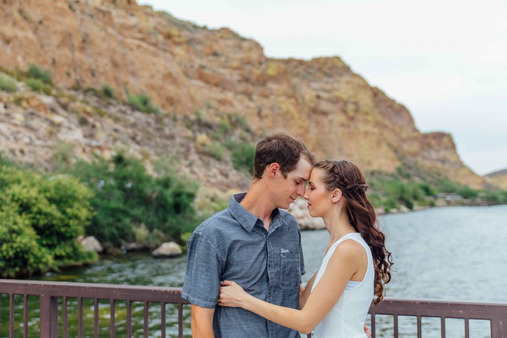 Caitlin + Jake // Saguaro Lake Engagment | Shelby Lea Photography