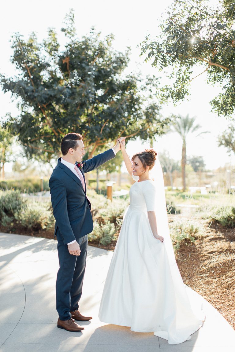 Genevieve + Zach // Gilbert Temple Wedding | Shelby Lea Photography